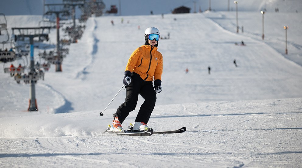 Skiing and ice skating | Visit North Iceland